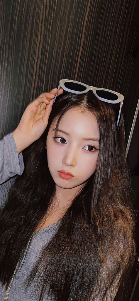 폰 배경으로 쓰기 좋은 지우 짤 4 연예인잡담 에펨코리아