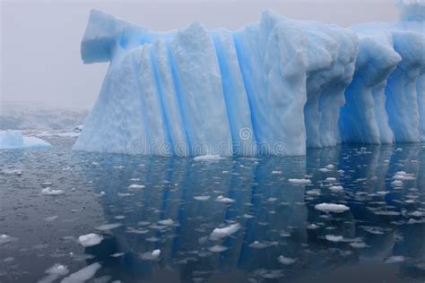 Iceberg With Underwater View Stock Image Image Of Freeze Danger