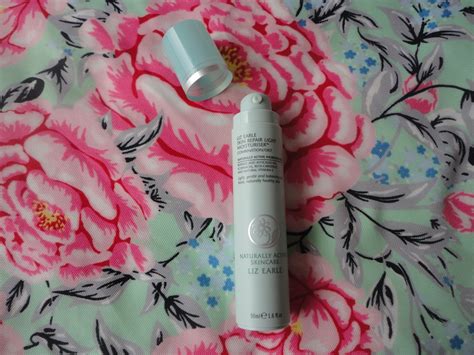 Liz Earle Skin Repair Light Moisturiser Review Lost In Lipstick A