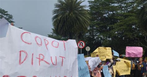 Pedagang Pasar Kota Bumi Bakal Lapor Ke Jokowi Jika Rencana