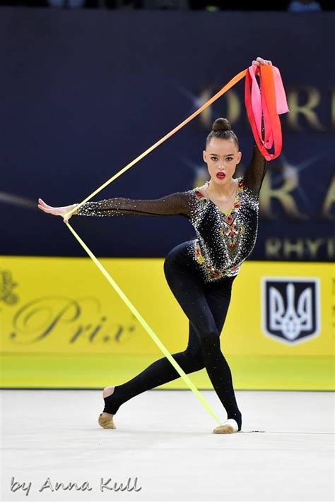 Пин на доске костюмы Художественная гимнастика Гимнастика Купальник