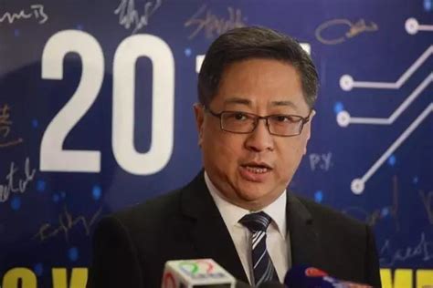贴满港独海报的“民主墙” 被反独表情包占领（图）手机凤凰网