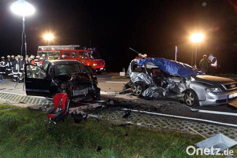 Zwei Frauen tödlich verunglückt zwei weitere schwer verletzt Schwerer Verkehrsunfall bei