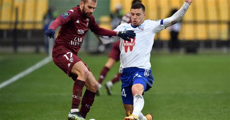 Football Ligue 1 Racing Thomas Delaine a signé jusqu en 2025