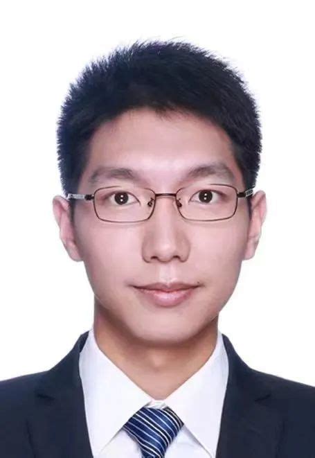 出生于1989年杨坚履新全南县副县长 凤凰网
