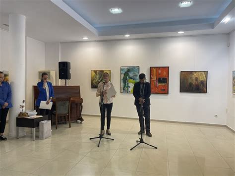 В навечерието на Деня на народните будители 23 и „Есенен салон“ отвори врати в Казанлък Новини