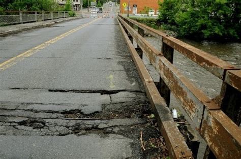 Factors Affecting Bond Strength Of Overlay Concrete On Bridge Decks