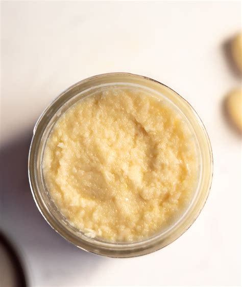 How To Make Garlic Paste Piping Pot Curry