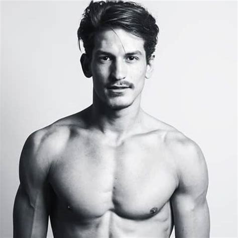 Sexy Hairstyles For Hot Men Be Trendy In