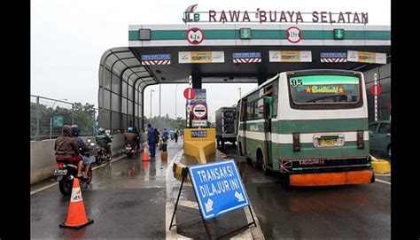 Banjir Rendam Jalan Motor Masuk Tol Tempo Co