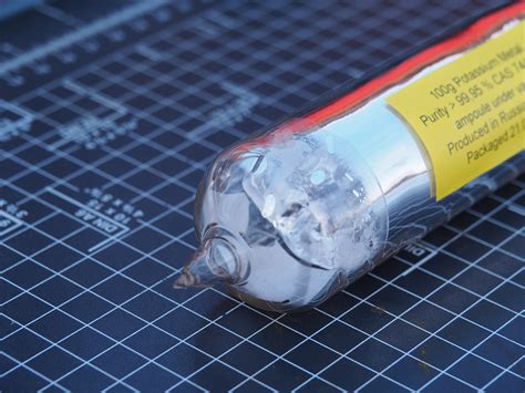 Rare Pure Potassium Metal Alkali Element Kalium Glass Ampoules In