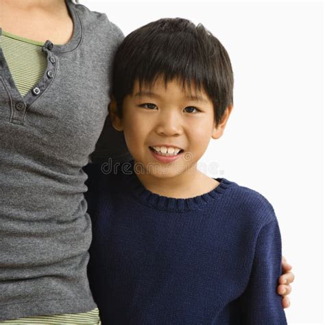 男孩母亲 库存照片 图片 包括有 妇女 工作室 日语 聚会所 母亲 系列 统一性 纵向 正方形 4416078
