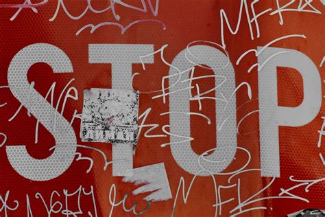 무료 사진 주의 로그인 중지 기물 파손 낙서 장식 디자인 기호 패턴 텍스처