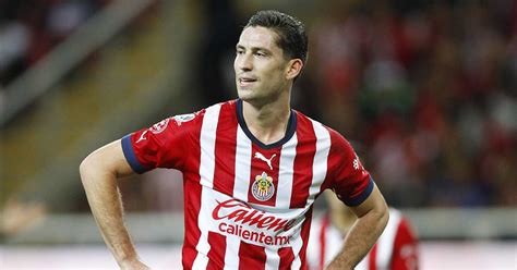 Santiago Ormeño buscaría su salida de Chivas
