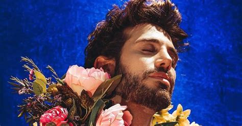 Qué famosos han coqueteado con Lambda García Infobae