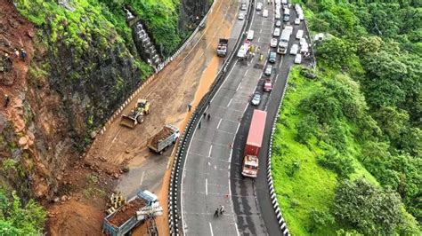 Mumbai Pune Highway Traffic मुंबई पुणे एक्स्प्रेस वेवर विशेष ब्लॉक