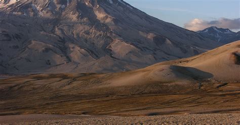 جبل الدخان البحرين في اَلصَّخِير