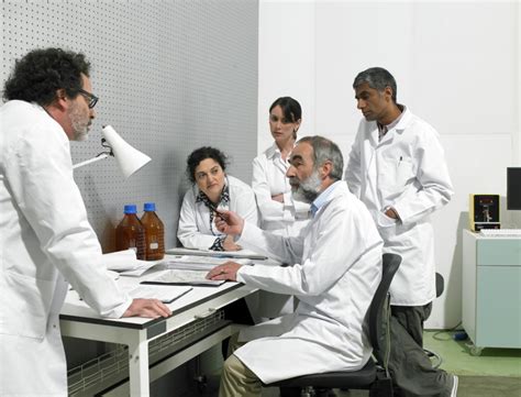 Study Finds Scientists Public Differ On Key Issues