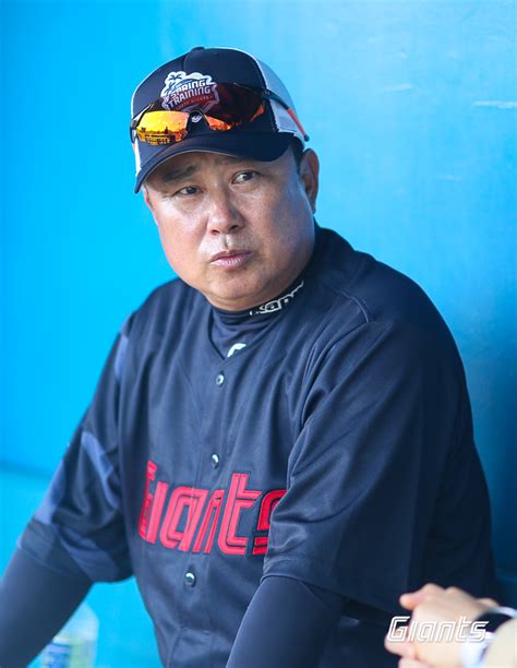 피치클락 때문에 혼동이 올것 김태형도 난색 아직 현장 목소리는 차갑다