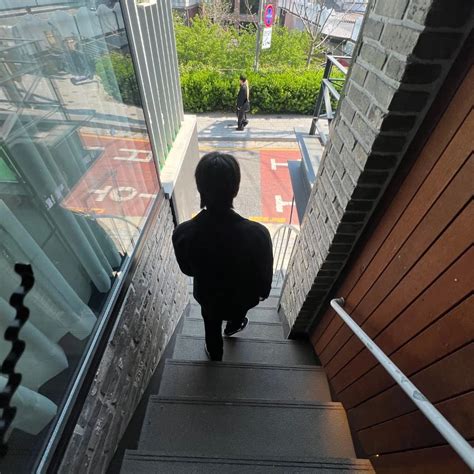 М Өсөх Ирээдүй М Өсөх Ирээдүй Added A New Photo