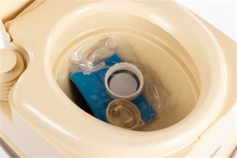 Portable Toilet Thetford Porta Potti Qube 165 LUXE 92810 BIOtualetai ...