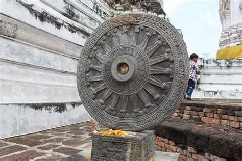 หลวงปู่สุวัจน์ สุวโจ ธรรมจักร สิ่งที่เป็นสัญลักษณ์อย่างเด่นชัดที่สุด