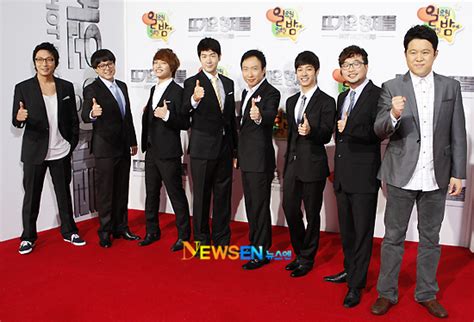 ‘단신 굴욕 이기광 박명수 사과에 “키 재줘서 고마워” 쿨한 반응 손에 잡히는 뉴스 눈에 보이는 뉴스 뉴스엔