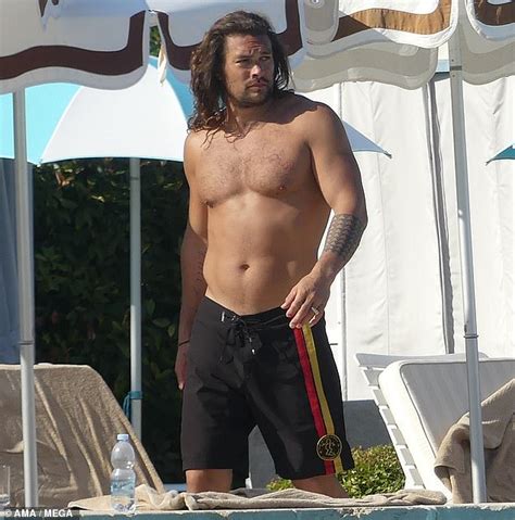 Shirtless Jason Momoa Is Dripping Wet Aquaman With Lisa Bonet Best