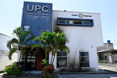 amid heightened security ecuador asserts to take control of prisons