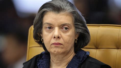 Cármen Lúcia Pretende Se Aposentar Do Stf Em 2018