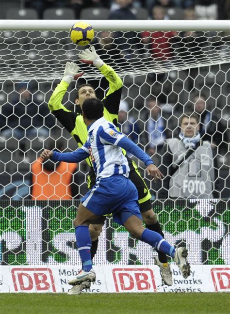 Fußball Bundesliga Bayern Dreht Die Partie Hertha Droht Der Abstieg