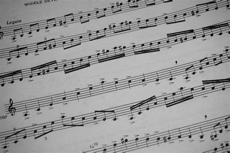 10 Rhythm Guitar Exercises To Train Your Right Hand Learn Guitar Malta