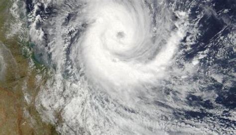 10 Facts About Cyclone Larry Fact File