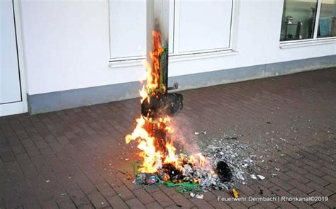 Schrecksekunde Am EDEKA Markt In Dermbach Feuerwehr Im Einsatz