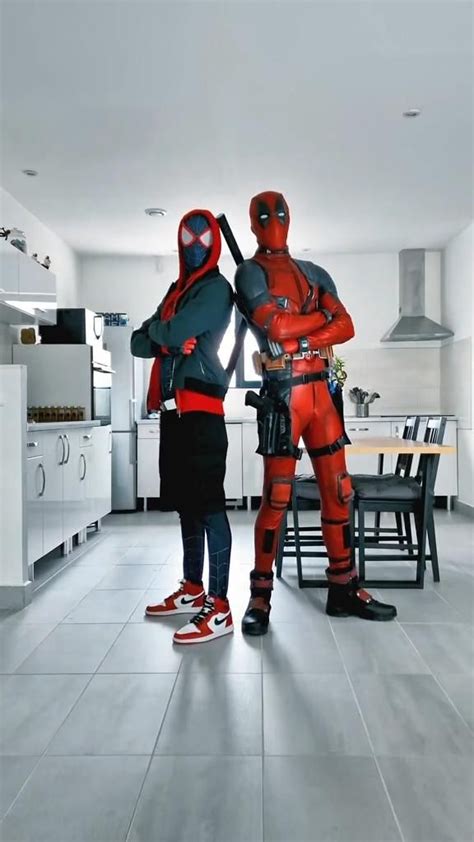 Deadpool And Spiderman Cosplay Superhero Costume Ideas Serie Tv