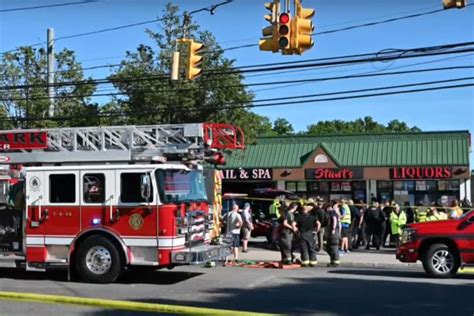 4 Dead At Least 9 Injured After Minivan Crashes Into Long Island Nail