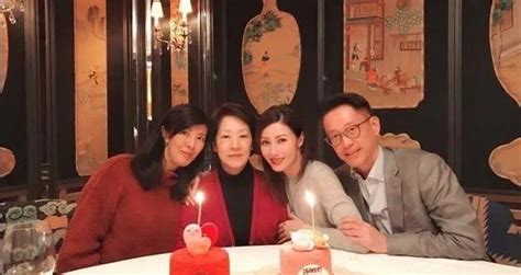 李嘉明的老婆简历 抛弃小职员前夫 靠妹妹小三上位嫁豪门 风闻网