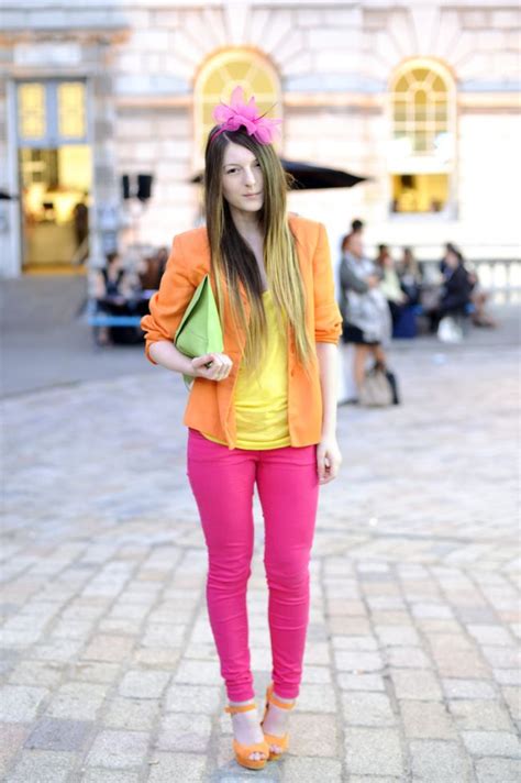 Street Style La London Fashion Week Vezi Cele Mai Excentrice Tinute Pe
