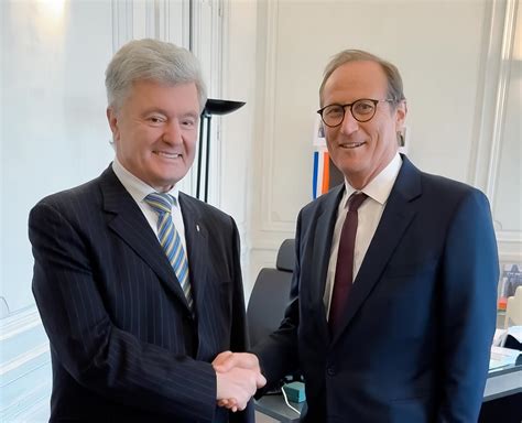 Петро Порошенко 6 січня рівно 6 років тому Україна здобула духовну незалежність Цей день