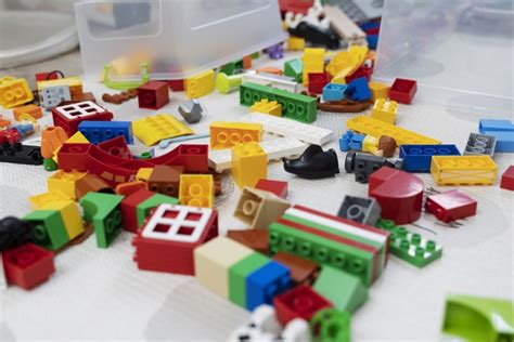 Jakie są najlepsze sposoby na przechowywanie i organizację klocków LEGO