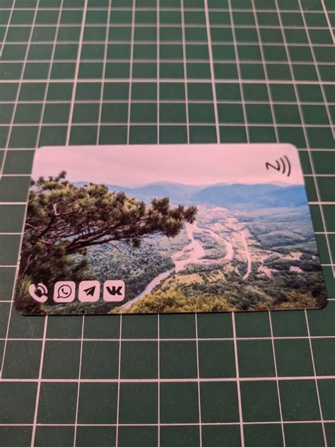 NFC-визитки из дерева с QR-кодом
