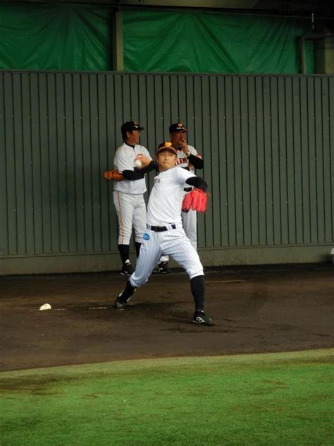 ロッテ戦力外右腕・伊藤が巨人入団テスト野球デイリースポーツ Online
