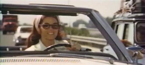 Дама в очках и с ружьем в автомобиле 1970 480р The Lady In The Car With Glasses And A Gun