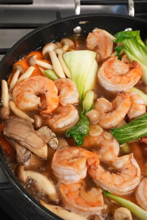 Hong Kong Style Shrimp Chow Mein Noodles Cj Eats Recipes