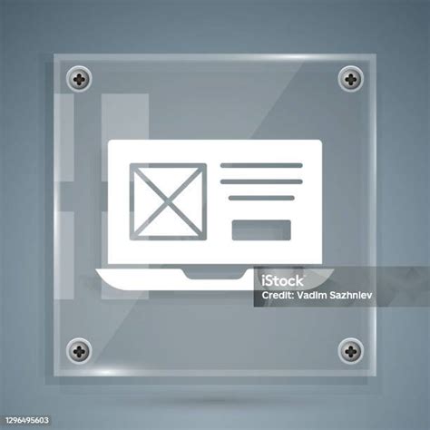 白色 Ui 或 Ux 設計圖示隔離在灰色背景上方形玻璃面板向量向量圖形及更多crash Site圖片 Crash Site