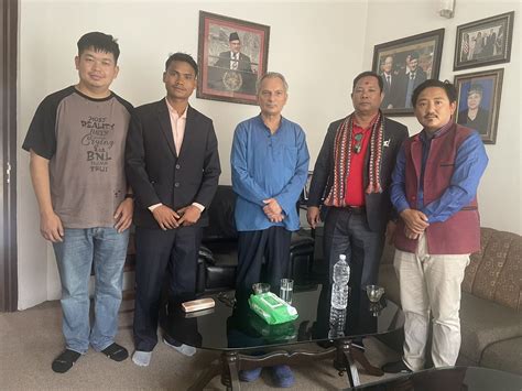 Baburam Bhattarai On Twitter हालै जेलमुक्त हुनुभएका नागरिक उन्मुक्ति