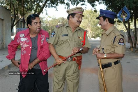 Aunty Uncle Nandagopal Movie New Stills Photo 9 Of 15