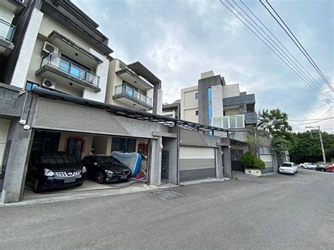 文雅街旁大地坪輕屋齡雙車墅（獨家專賣）嘉義中古屋嘉義591售屋網