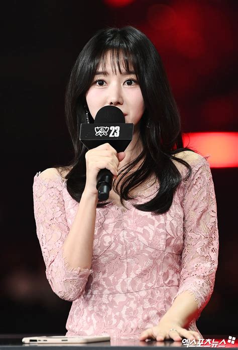 윤수빈 아나운서 반짝이는 비주얼[엑s Hd포토]