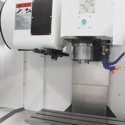 DONGS High Rigidity VMC1580 Siemens FANUC System Control Heavy Duty 3